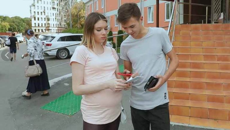 Мама в 16 3 сезон (шоу, 2025) дата выхода всех серий на «Ю»